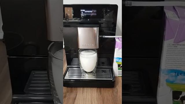 Express Miele CM 5310 latte macchiato