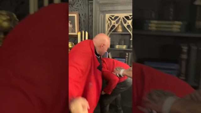меня избил Стас Барецкий