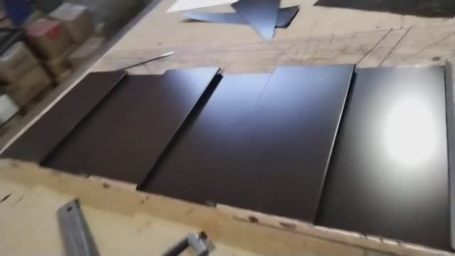 Жестяные работы . Софит из гладкого листа жести. Для карнизных свесов