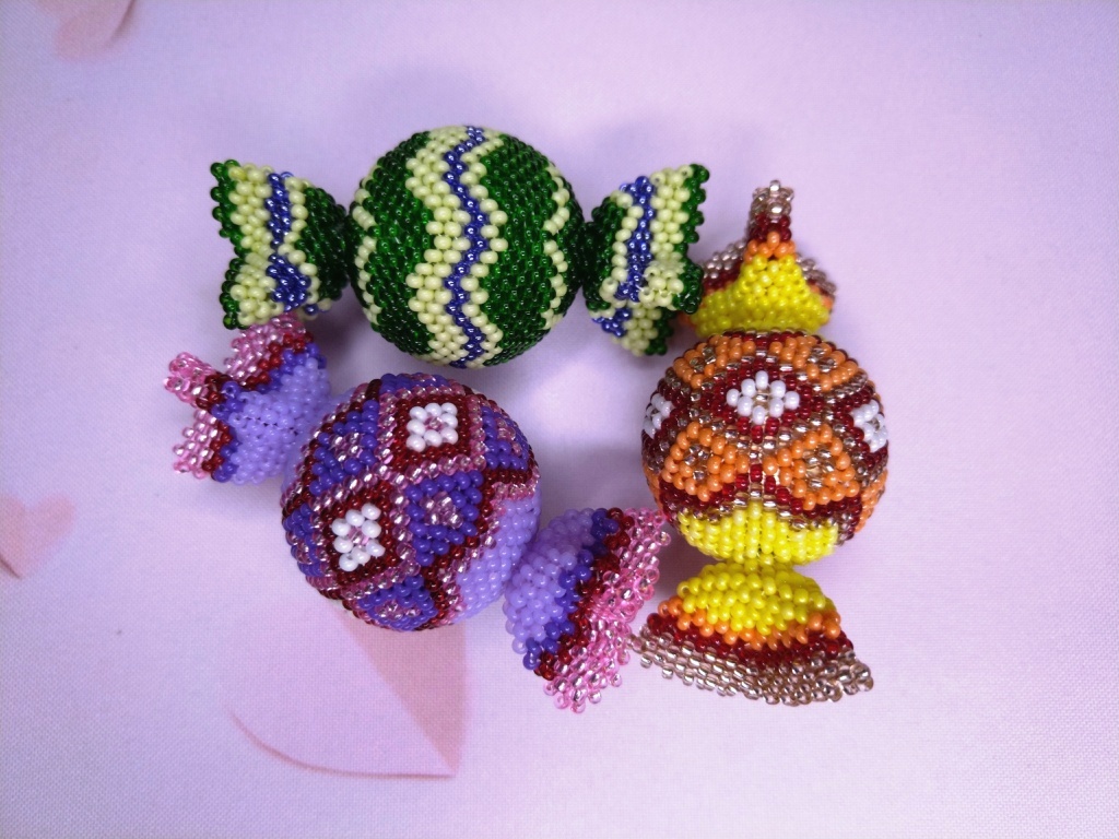 Мастер-класс "Конфетка из бисера". Мозаичное плетение. Часть 3/3.