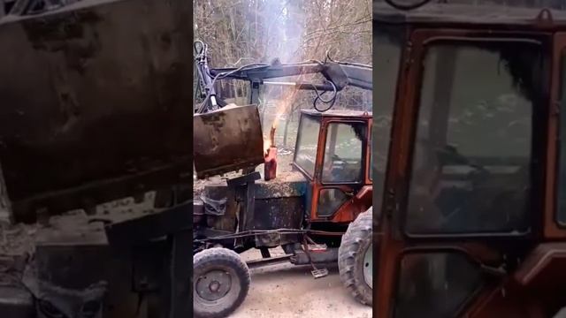 Трактор в разнос пошел.