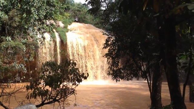 Вьетнамский Водопад в Далате
