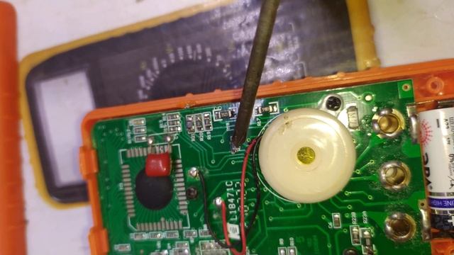 ремонт мультиметра Ермак DT-182, Ермак DT-182, Мультиметр постоянно пищит как исправить ...