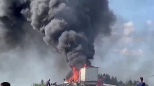 Семь машин загорелись после ДТП под Вологдой, погиб человек