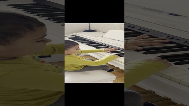 Эмин - вот так надо играть на пианино