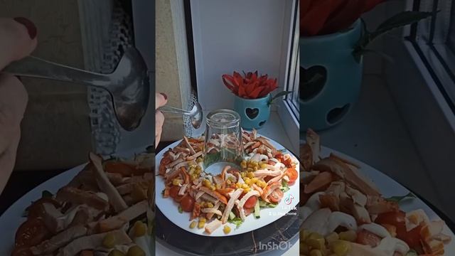 салат с копчёной курицей