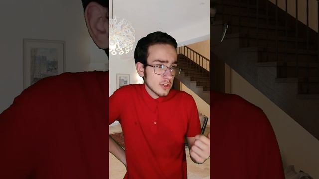 Робот-пылесос для бабушки🤣