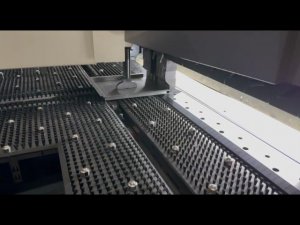 Координатно-пробивной пресс — станок для обработки листового материала #shortvideo #производство