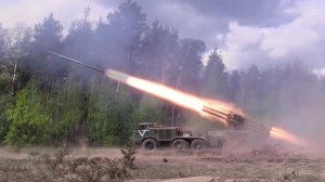‼️? Расчеты РСЗО «Ураган» выжигают украинских боевиков