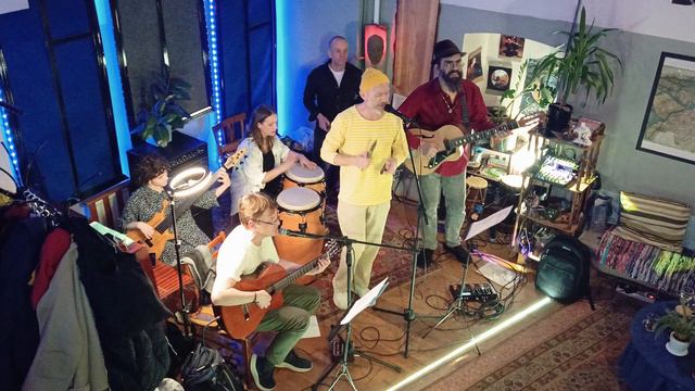 11. Semilla de Caña Brava / LOO4SHIY и OJO ROJO