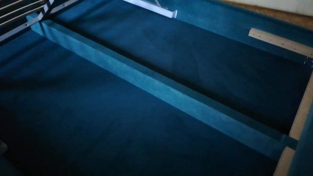 Бельевой ящик сделан в цвет кровати