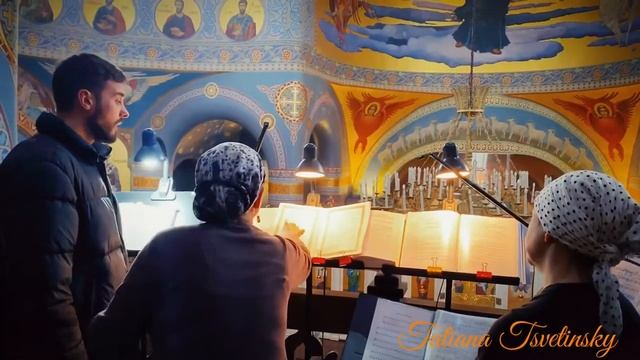 «Величит» на подобен 1 гласа «Небесных чинов». Ссылка на источник обязательна!