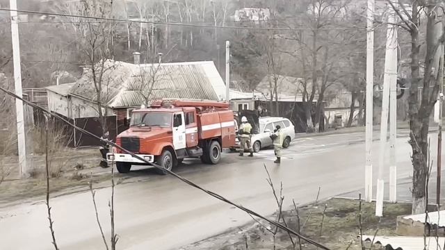 Наша служба и опасна и трудна