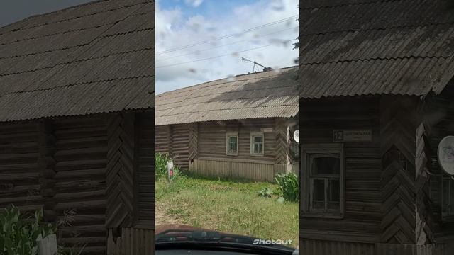 УХОДЯТ В ПРОШЛОЕ ДЕРЕВНИ.