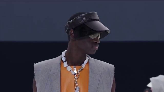 Givenchy - Women’s and Men’s Spring Summer 22 Collection show.mp4