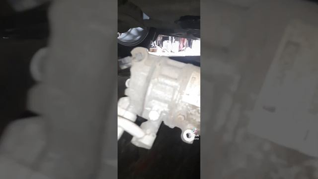 VW Jetta MK6. 2.5. зняття генератора.
