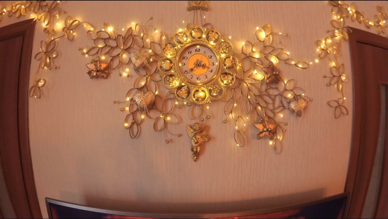 Декорация на стену с часами своими руками из старого хлама