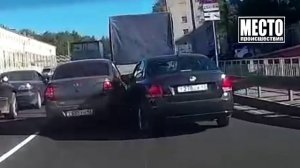 Утреннее ДТП на путепроводе в Чистые пруды