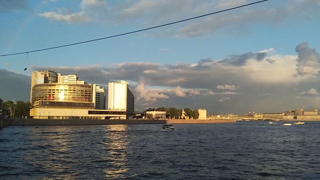 Радуга над крейсером Аврора, Санкт-Петербург.mp4