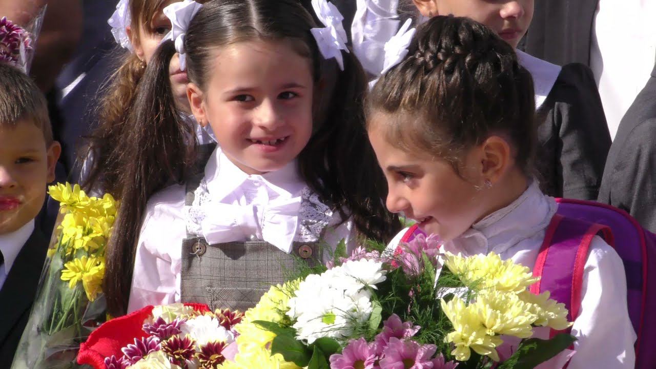 Линейка в 32 школе. 2017 год