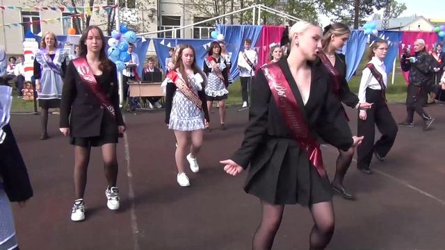 24.05.2024 г . последний звонок 11 А класса в школе №48 г. Кирова