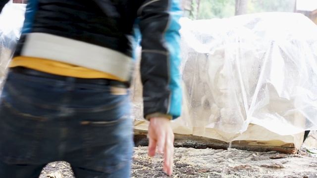 Логотип канала большого размера Wooden Heroes, финал резного панно.