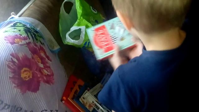 распаковка_пакета_с_покупками.avi