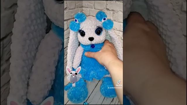 Обзор Зайка вязаная ручной работы 36 см.