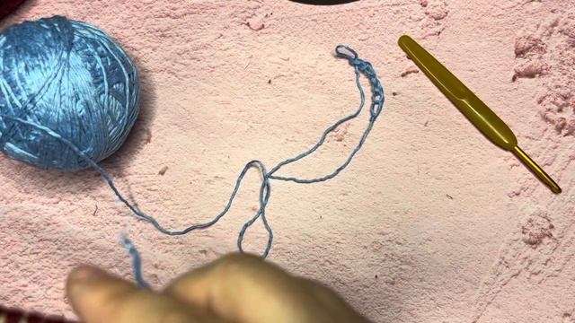 Набор петель спицами с открытым краем