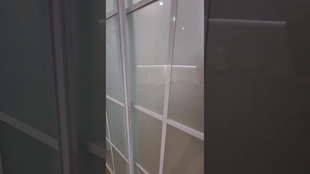 Раздвижная каскадная перегородка и мебель для кухни на заказ, видео-отчет