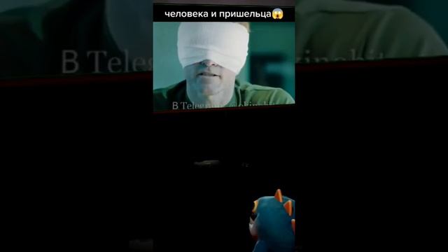 Людей и зомби заперли внутри барьера при апокалипсисе.mp4