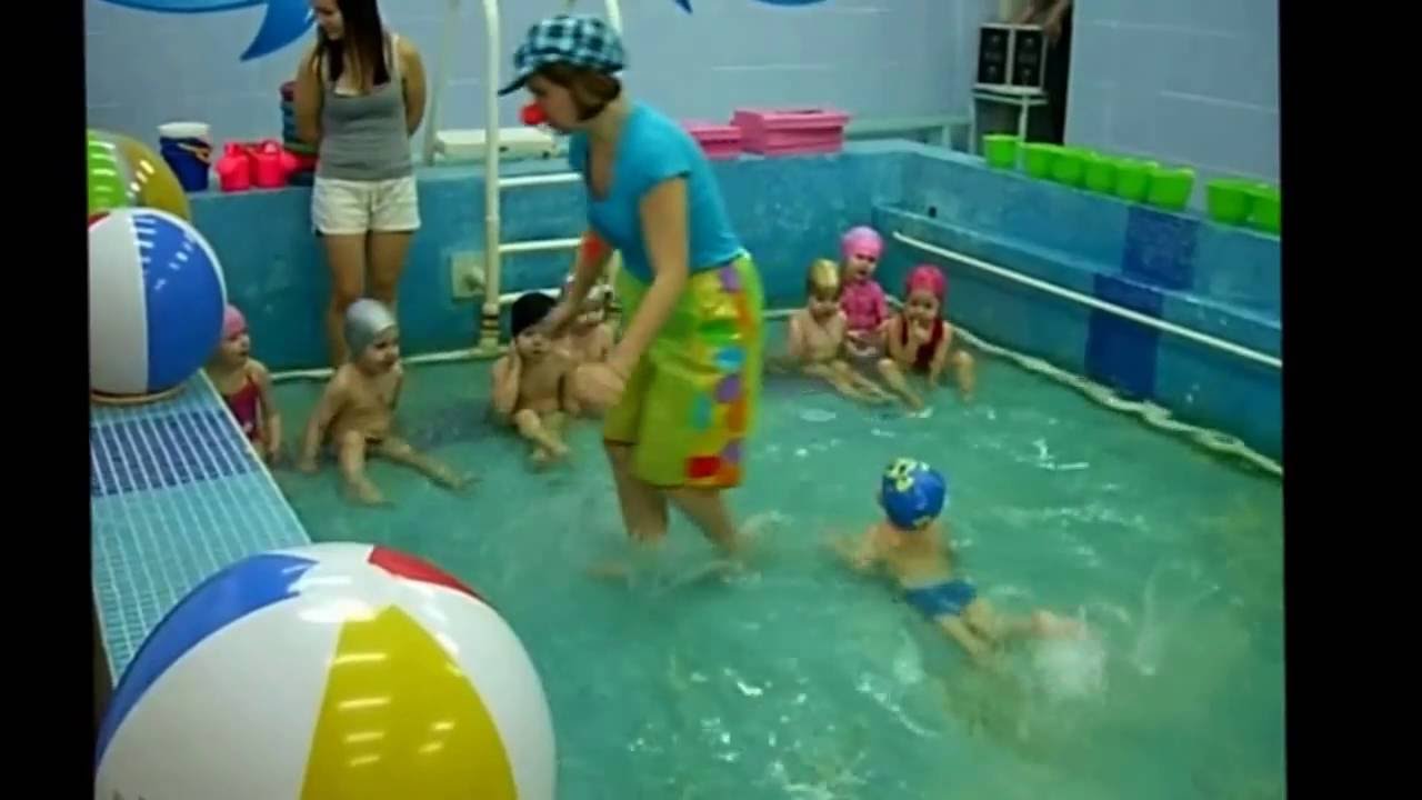 Занятия по плаванию в младшей группе "Весёлое путешествие с клоуном"