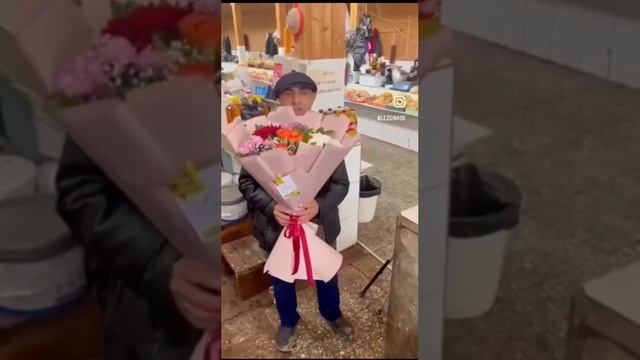 Поздравление всем женшинам👩 на 8 марта💚🌷. Первый праздник весны 🌱⚘🌲🌳🍀.