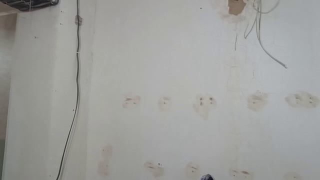 VLOG/Стены отваливаются,Кафель отходит,а Мы Гуляем))