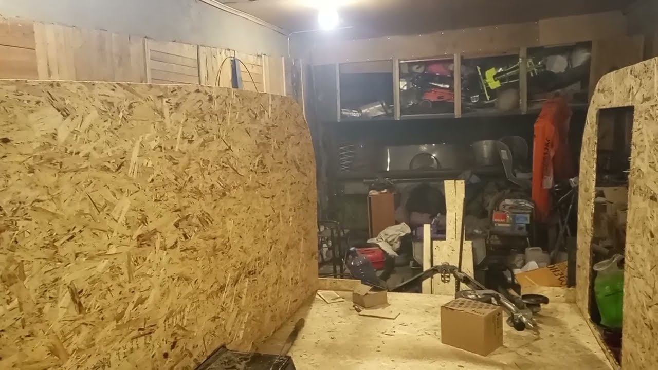 Живой модуль (стены, дверь и установленный пол).