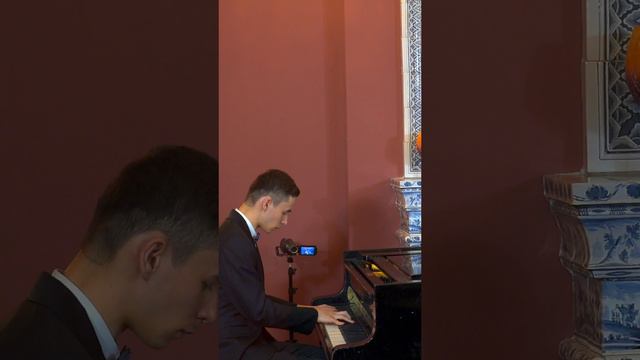 Дмитрий Нестеров и Иван Бойцов - «Огромное небо"