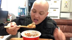 ЗАТОЧИЛ ТУШНЯК С ПЮРЕХОЙ MUKBANG