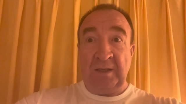 Сливает  ли  закулисье.mp4