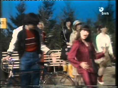 Sandy - 04.Rikki Ding Rikki Dong (1979)