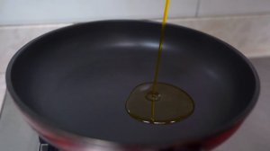 【超小厨】40个生蚝，做台湾小吃“蚵仔煎”，再来2个生蚝刺身，比五花肉还上头，醉了！