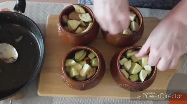 Томленное мясо с овощами в горшочках - как в русской печи
