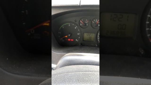 Ford Transit 2007г. Как сбросить _гаечный ключ_ на приборной панели.?.mp4