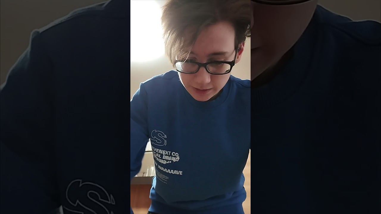 Не смотри вверх! #рекомендации #youtube #хочуврек #youtubeshorts #gudin #жиза  #хэштэг