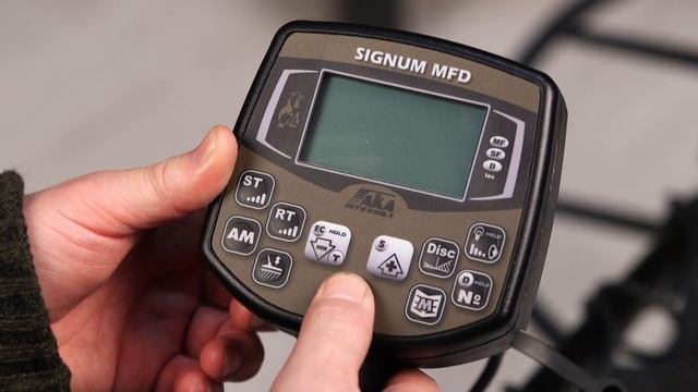 Выбор языка на приборе Signum MFD.mp4