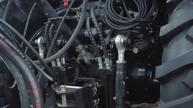 Новинка отечественного тракторостроения - Трактор UMG T1804