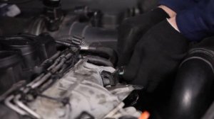 Cum se înlocuiește filtru ulei si ulei motor pe VW PASSAT B6 3C [TUTORIAL AUTODOC]
