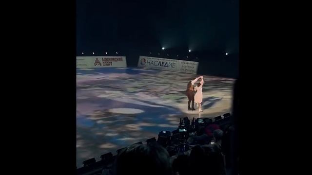 Фигуристка Евгения Медведева покорила московских фанатов своим выступлением смотреть видео