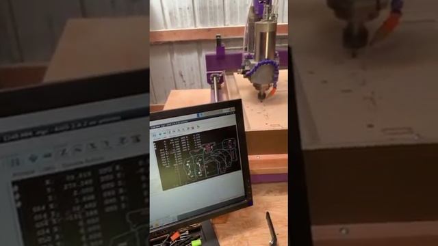 роботы делают роботов.mp4