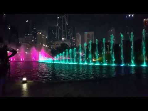 Куала Лумпур. Фонтаны Петронас.