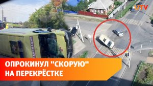 В Уфе легковушка на скорости влетела в «скорую» и опрокинула ее